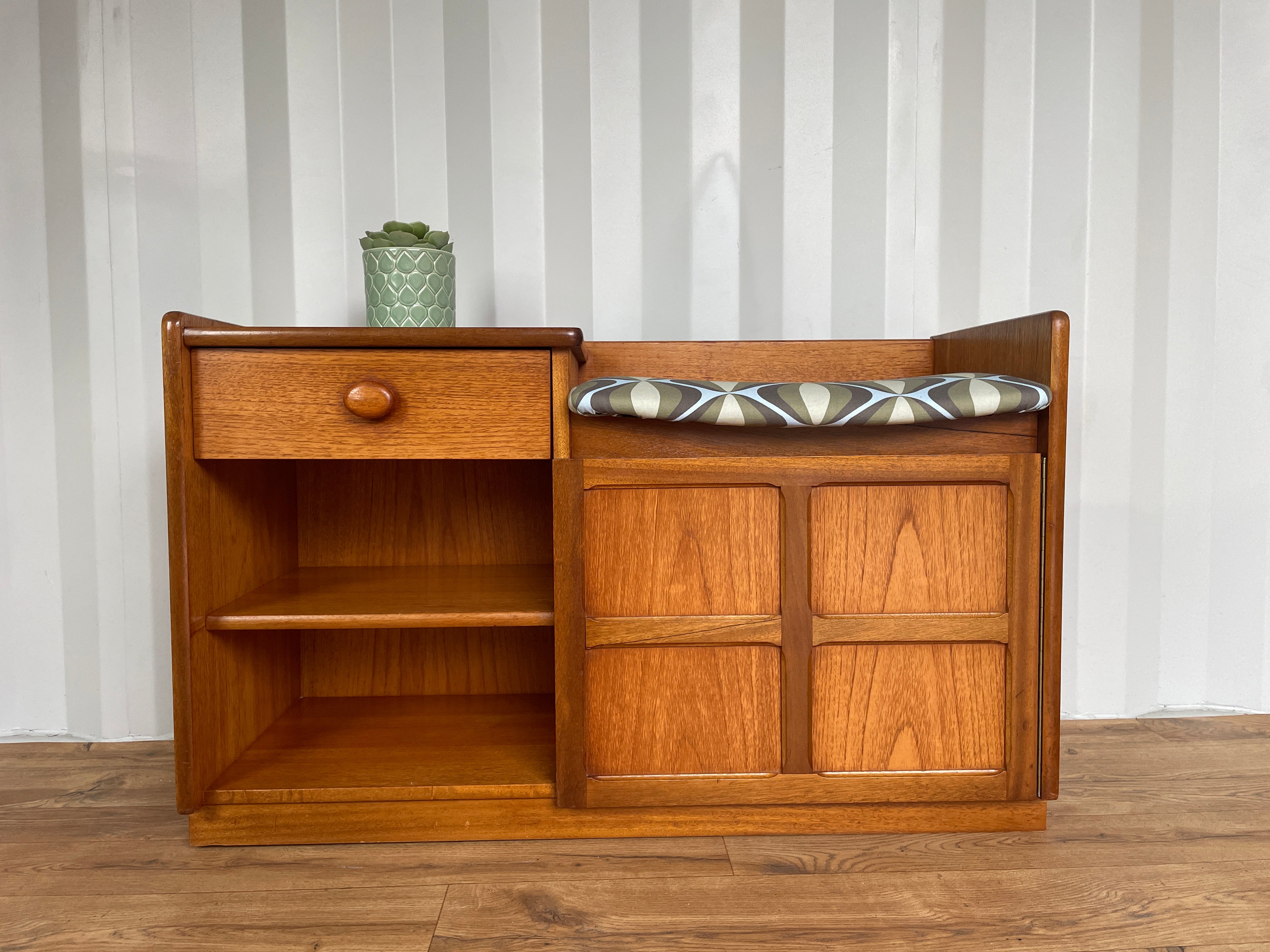 Nathan Mid-Century Teak Compact Retro Telephone Hall Table – Hooke & Taylor